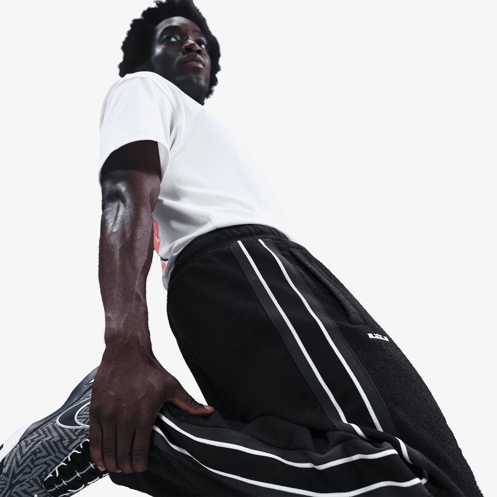 LeBron Standard Issue Therma-FIT Basketball Pants - Black – Throwback