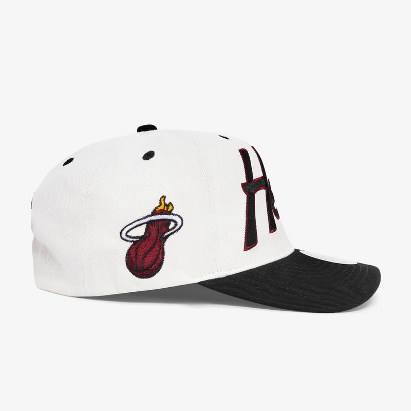 Miami Heat Team Script Deadstock Snapback - Off White - Throwback